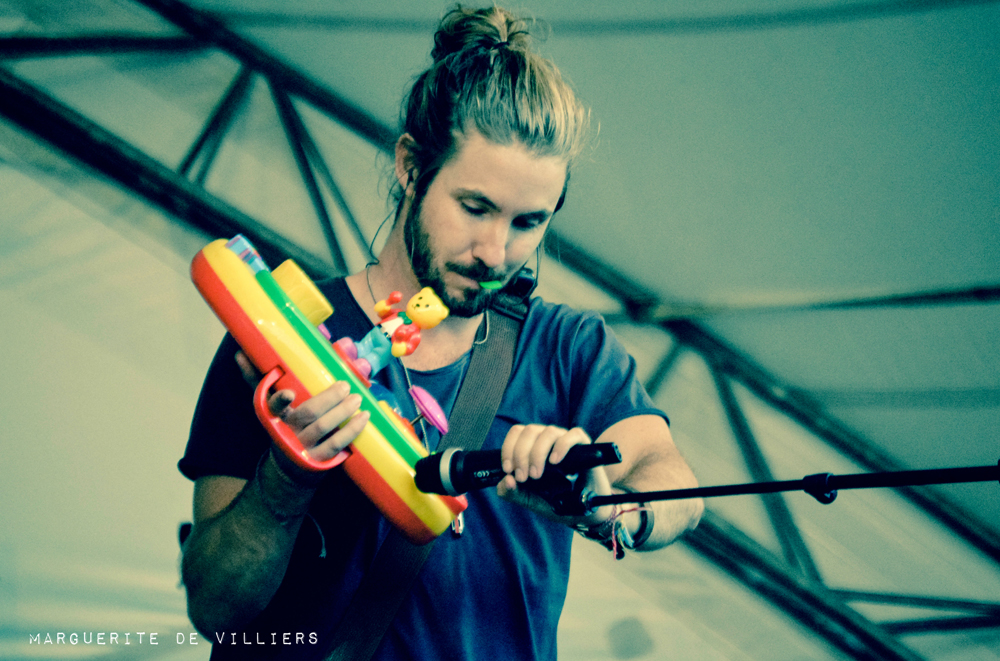 Jeremy Loops - Playing it Forward at Kirstenbosch Summer Sunset ...
