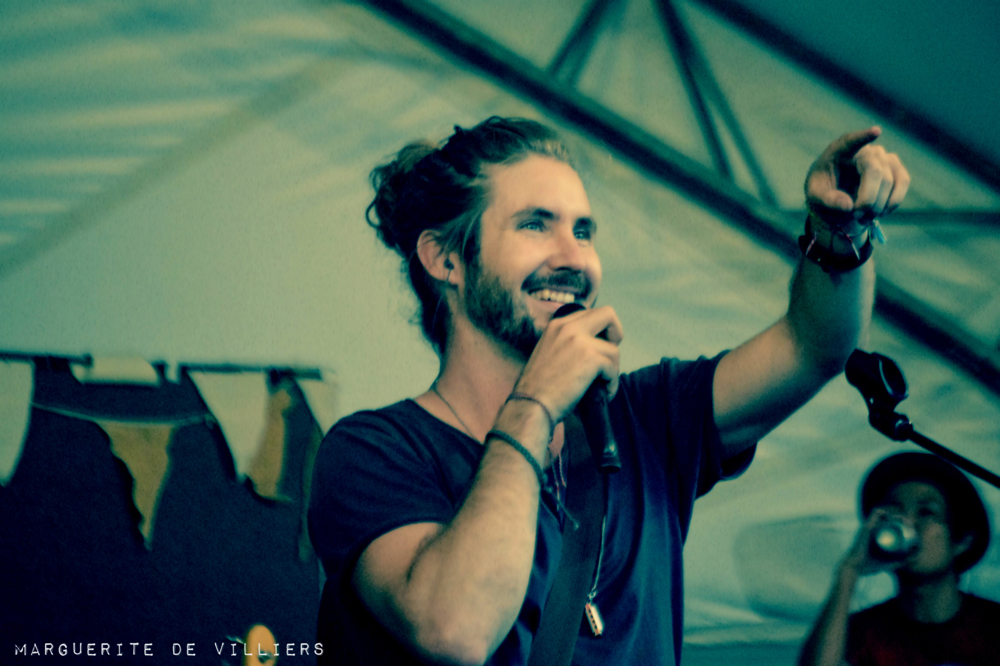 Jeremy Loops - Playing it Forward at Kirstenbosch Summer Sunset ...