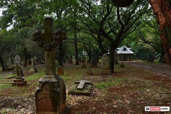 Pain and Passion. PHOTOS from Joburg's Oldest Public Cemetery ...