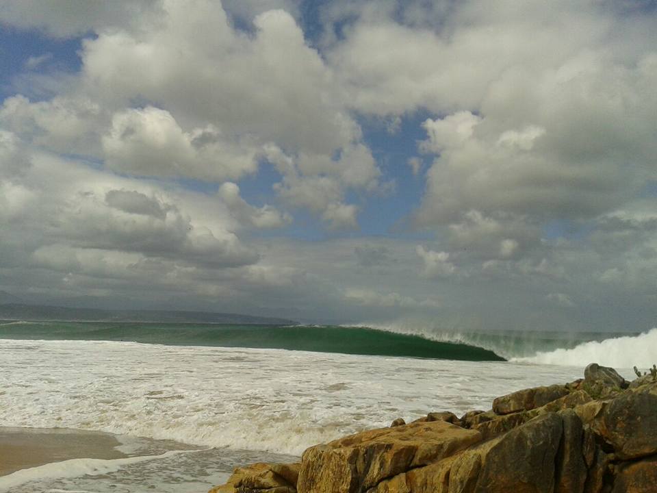 Incredible Photos of Large Waves at Plettenberg Bay Cause Waves - SA People