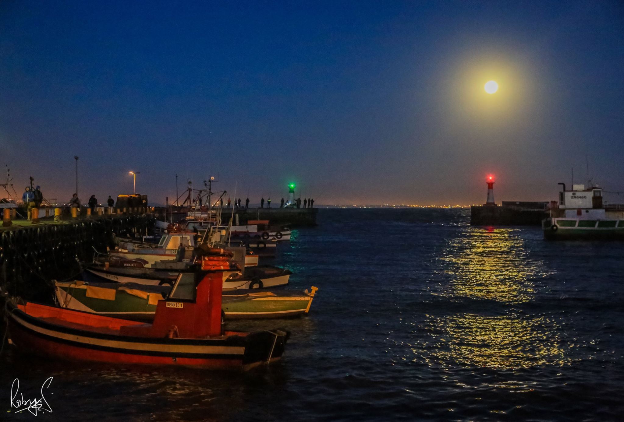 Photos of the Supermoon over South African Skies and the World - SA People