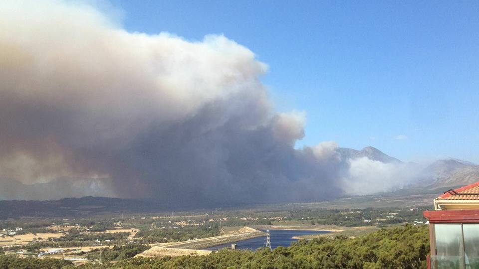 Eight Fires Spread Across the Western Cape Today as Winds Rage - SA People