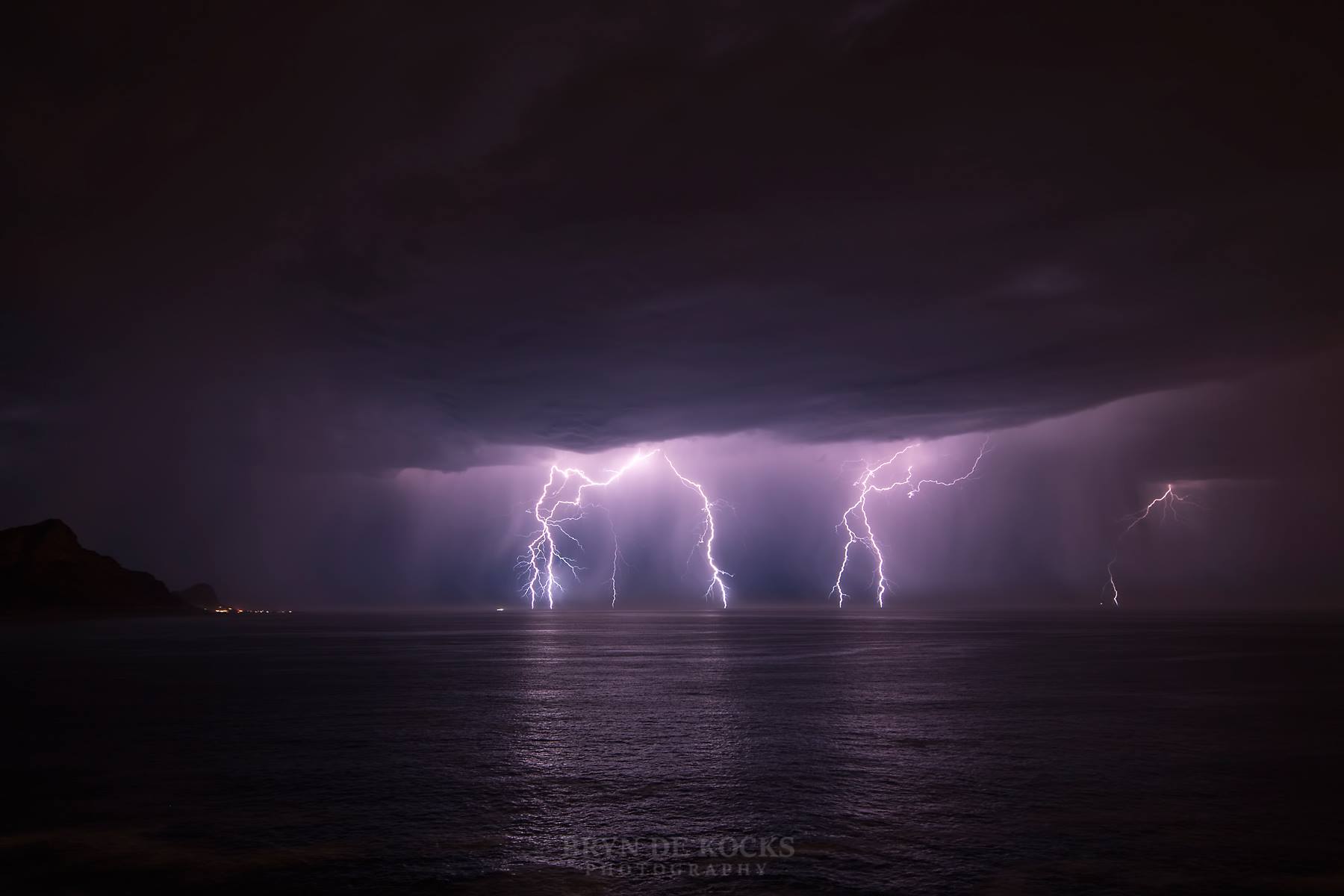 Dazzling Photos of Rare Lightning Over Cape Town - SA People