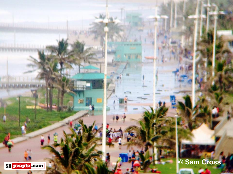More Photos and Videos of Heavy Waves Battering Durban Beach Front ...