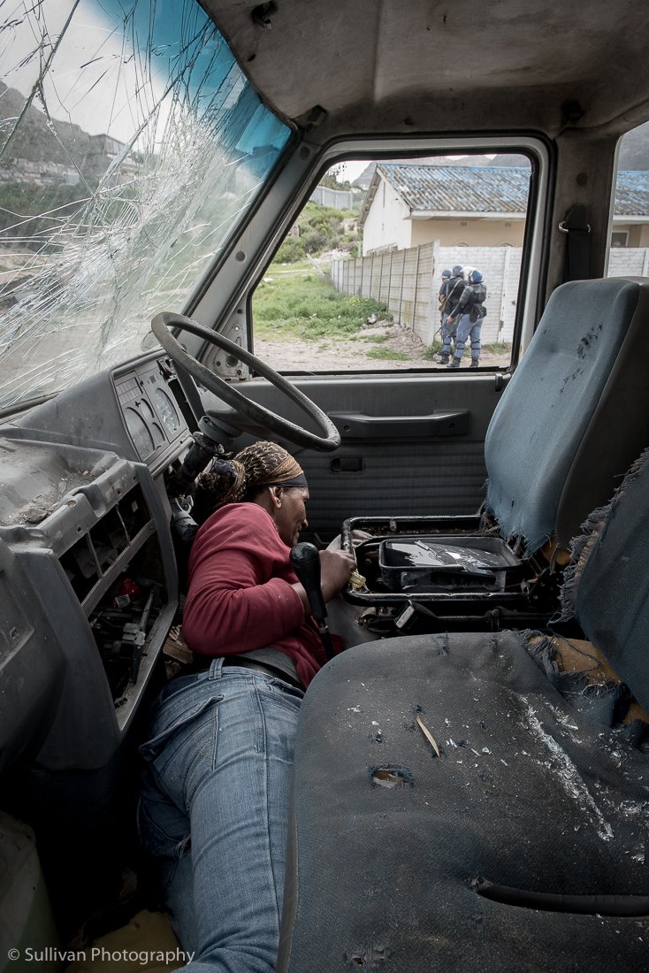 "Streets Resemble War Zone" - Hangberg Protest, Hout Bay PHOTOS - SA People