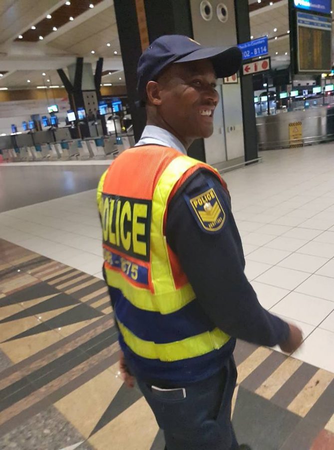 Thousands 'Like' Exceptional SAPS Officer Vincent from OR Tambo Airport ...