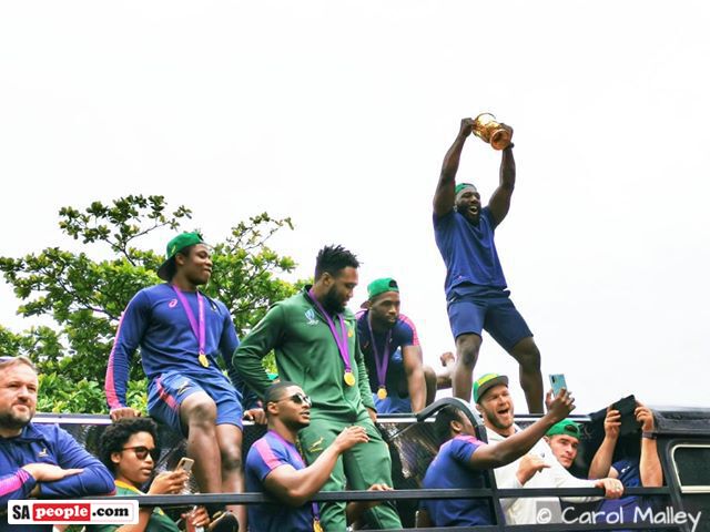 WATCH Amazing Scenes as Fans Sing SHOSHOLOZA at Springboks Trophy Tour ...