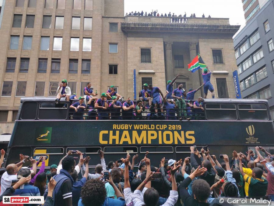WATCH Amazing Scenes as Fans Sing SHOSHOLOZA at Springboks Trophy Tour ...