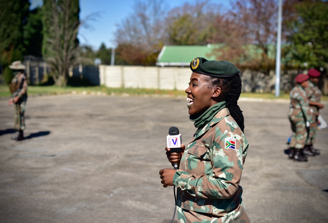 Female Soldiers Receive 'Ladies Packs' in Rare Show of Gratitude to ...