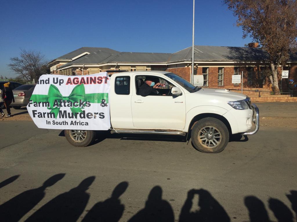 Hartswater Farm Murders Hundreds Show Up To Murder Suspects First