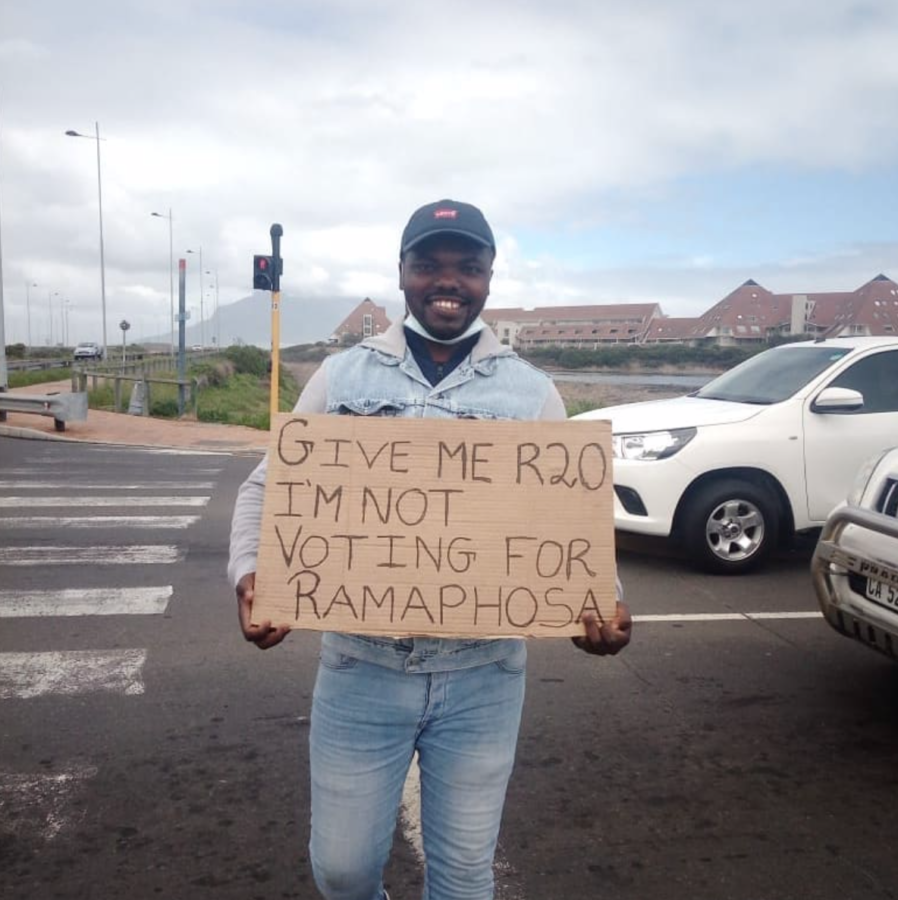 Funny Placards Inspire Good Samaritan to Buy Jobless Dad a House - SA ...