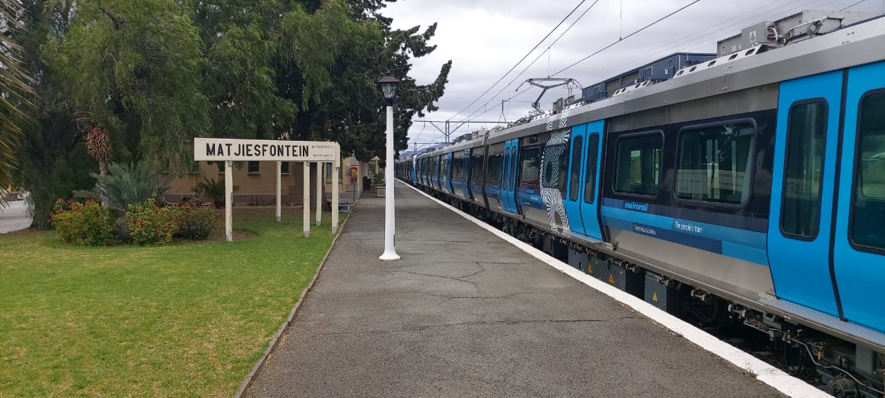 WATCH Rare Sight of Very Long New Metrorail Train at Matjiesfontein ...