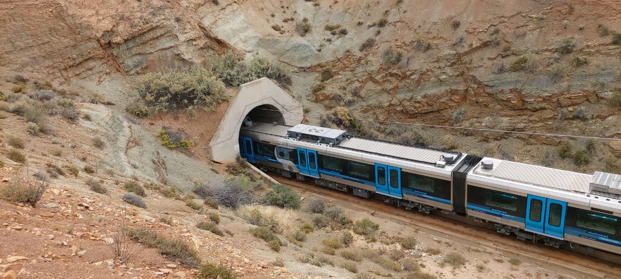 WATCH Rare Sight of Very Long New Metrorail Train at Matjiesfontein ...