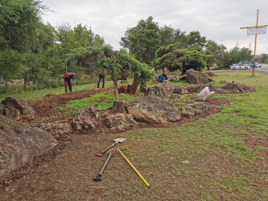 Senekal Community Is Healing Rifts By Fixing Their Town Together - SA ...