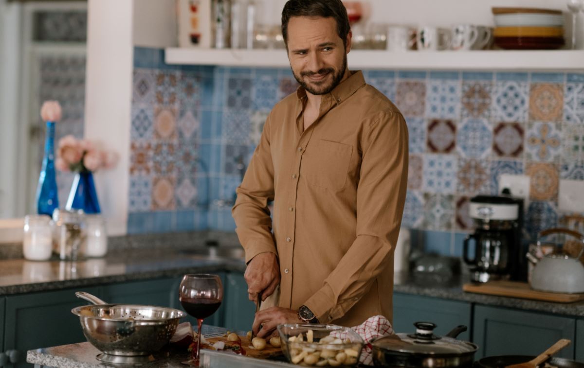 Christiaan Schoombie on Showmax's First Rom-Com 'Troukoors' (Wedding ...