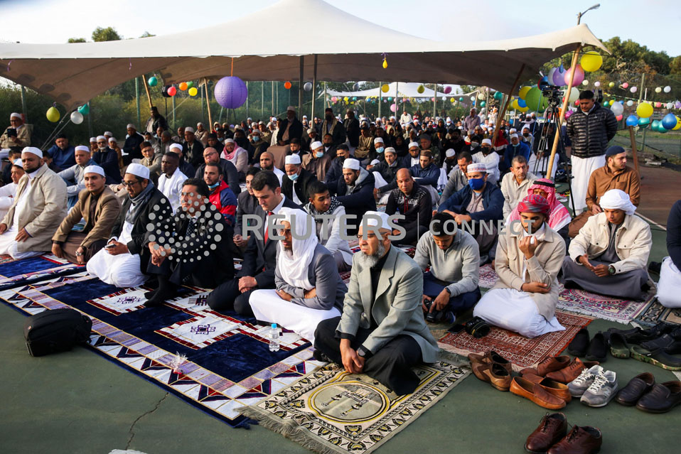 Steaming Pots of Food for 90,000 Marks End of Ramadan in Cape Town - SA ...