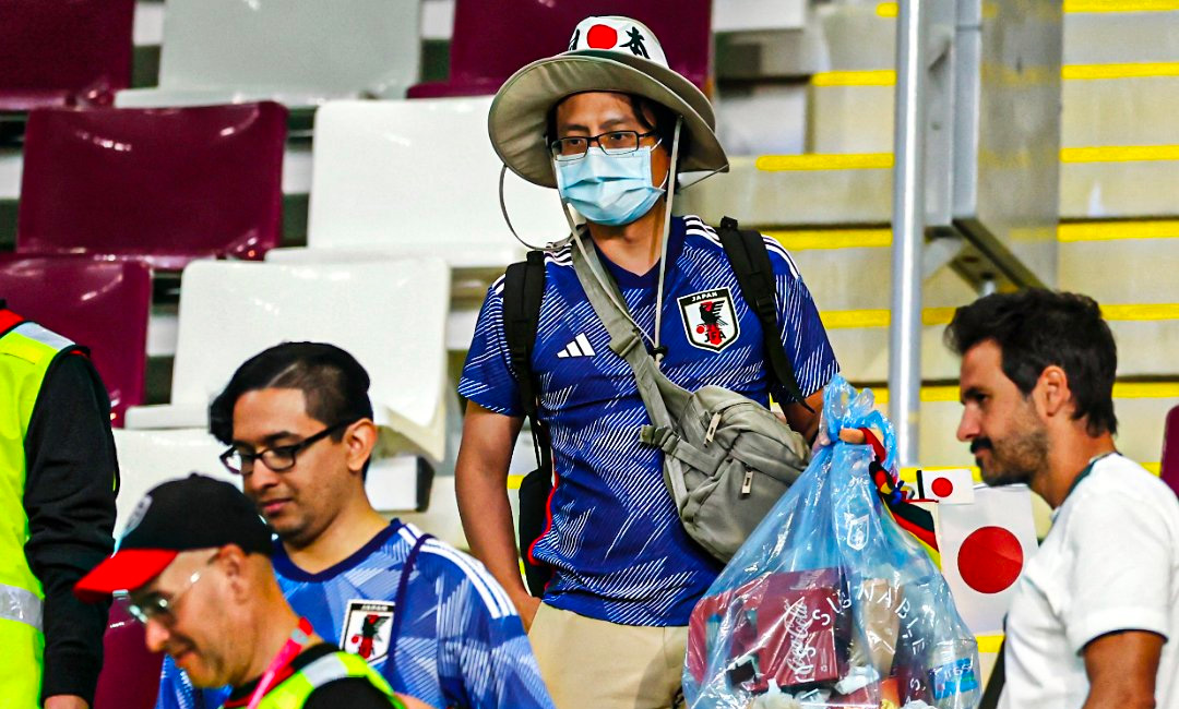 WATCH Japan's Fans Clean Up Stadium After FIFA World Cup Shock Victory ...