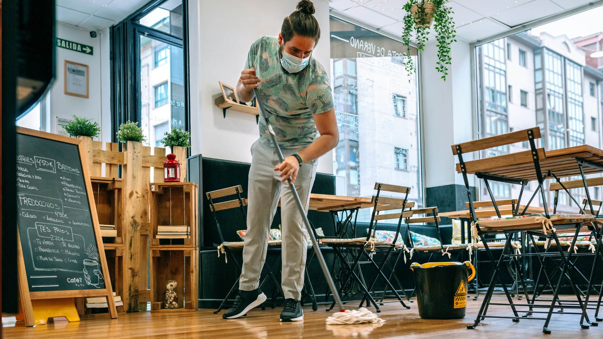 Six scary signs that you're about to eat at a bad restaurant - SA People