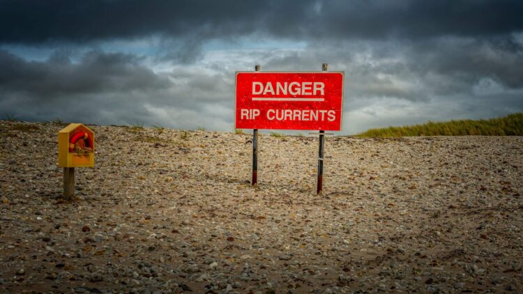 Five ways to spot a rip current at the beach - SA People